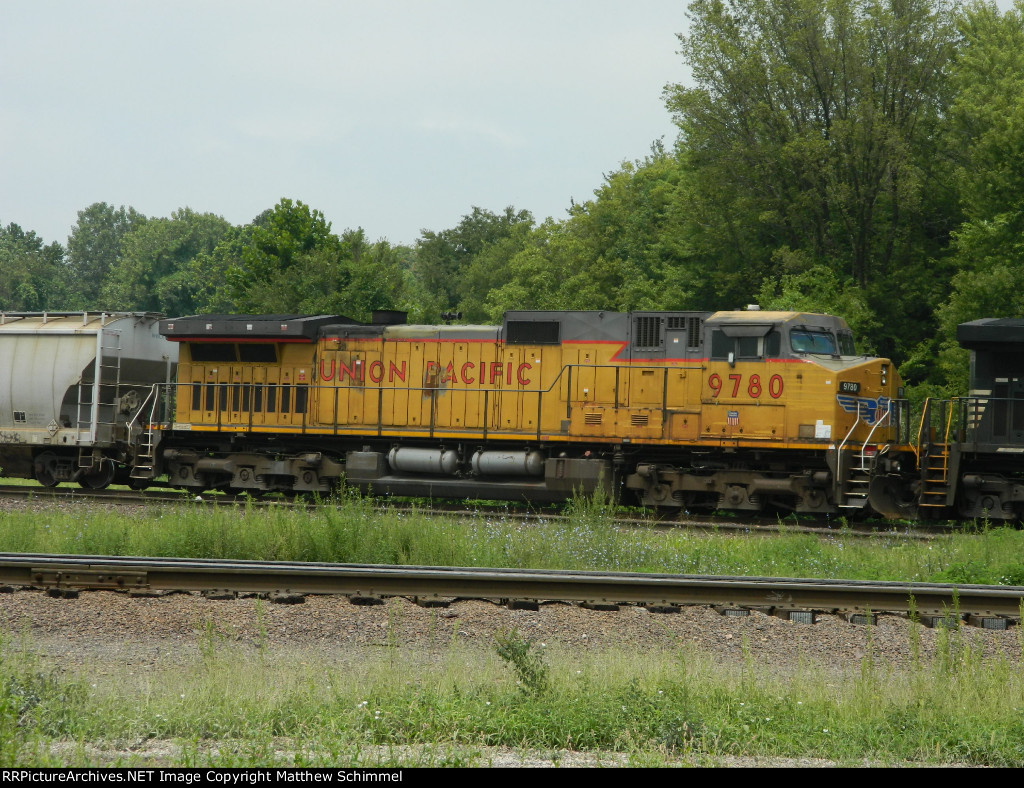 UP Dash 9 With Wings!